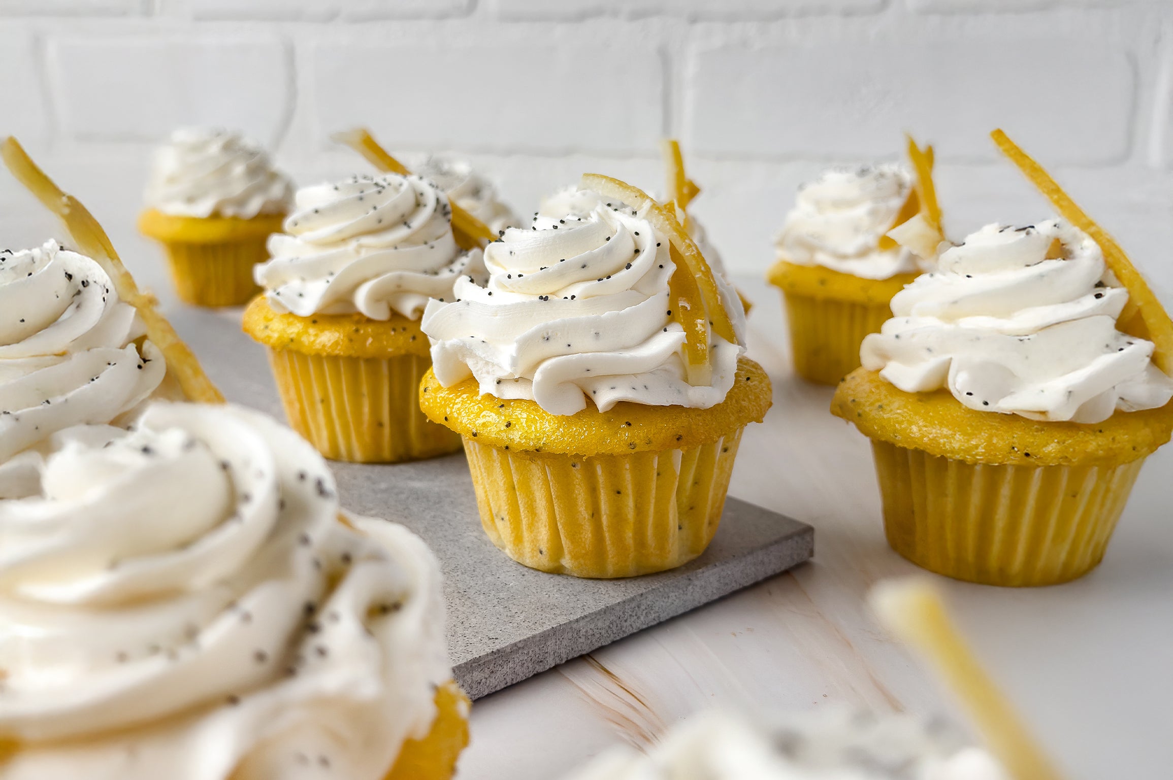 Cupcake of the Month: Lemon Poppyseed – La Casa Dolce